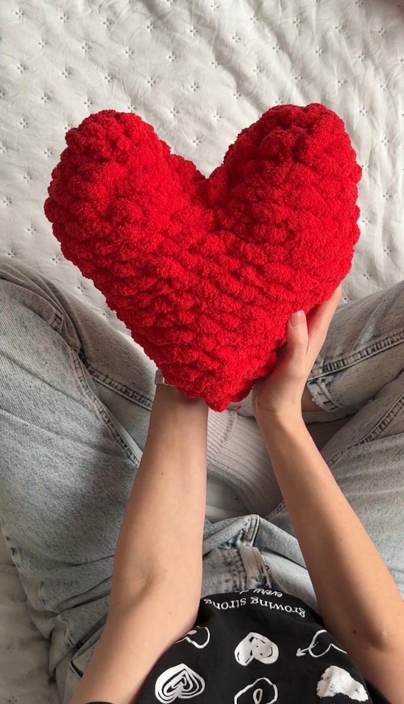 Chunky Knit Heart Pillow Video Tutorial (PDF Download) - Etsy