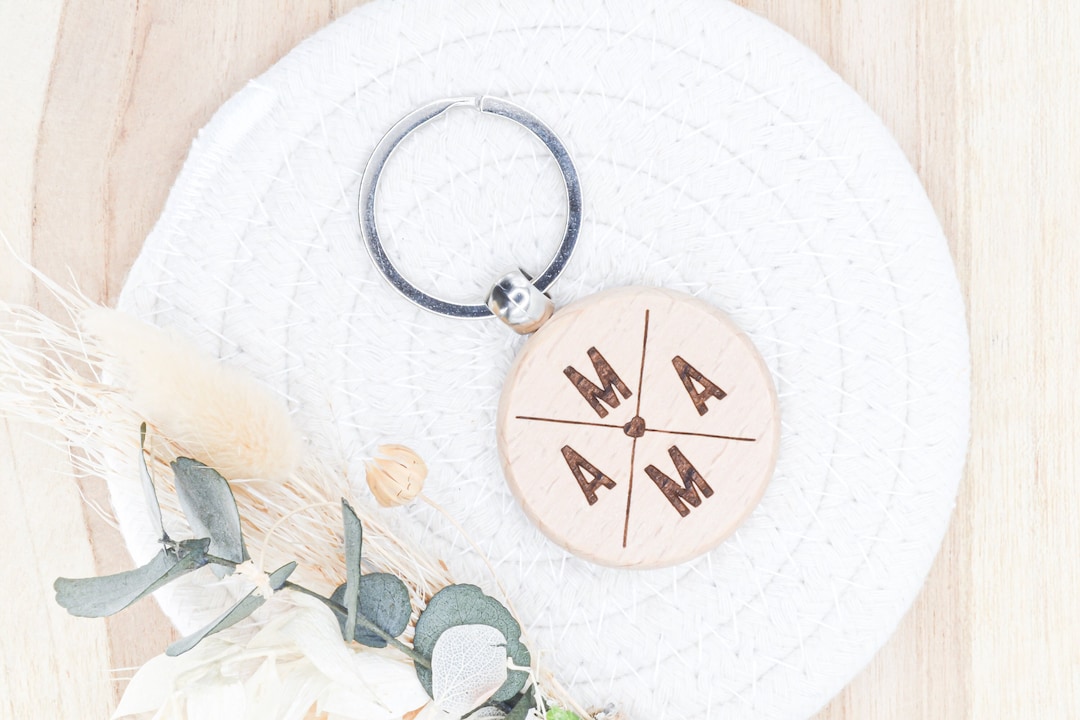 MOM Key Ring in Engraved Wood to Personalize - Mom Gift, Mother Gift ...