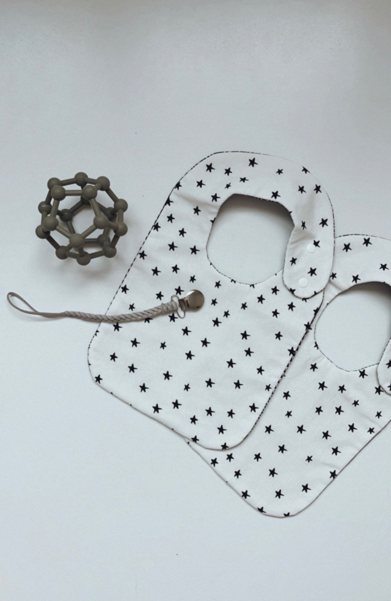 Black and White Star Triangle Pattern Double-sided Reversible Baby Bib ...