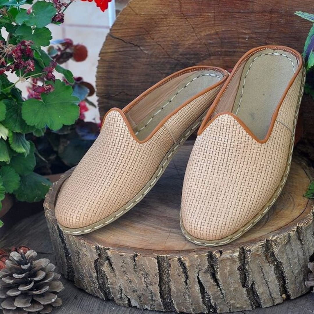 Handmade Leather Embroidered Cream Color Slippers, Closed Toe Leather ...