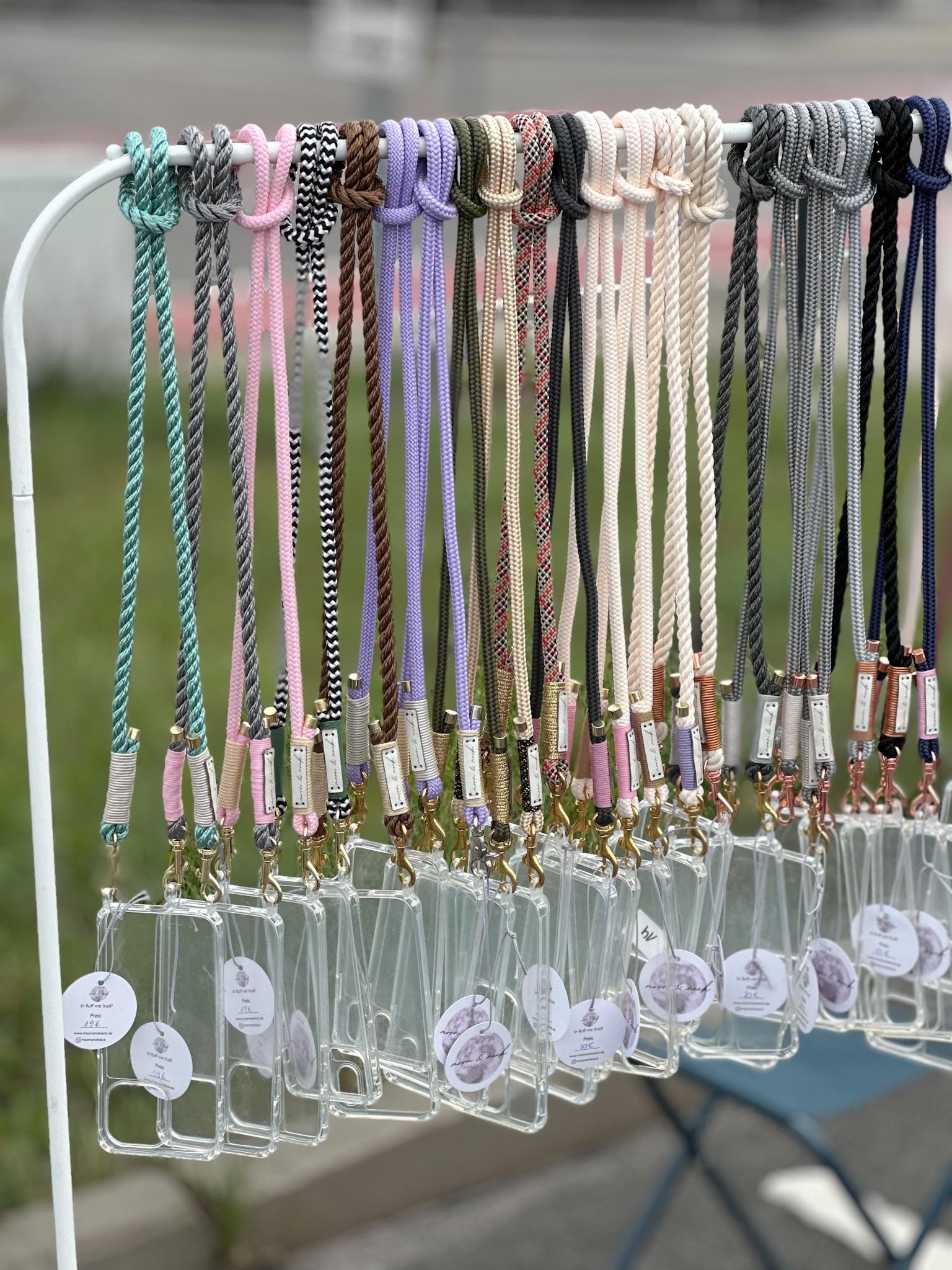 Mobile Phone Chain “barbie” in Pink With Gold Carabiner and Mobile ...