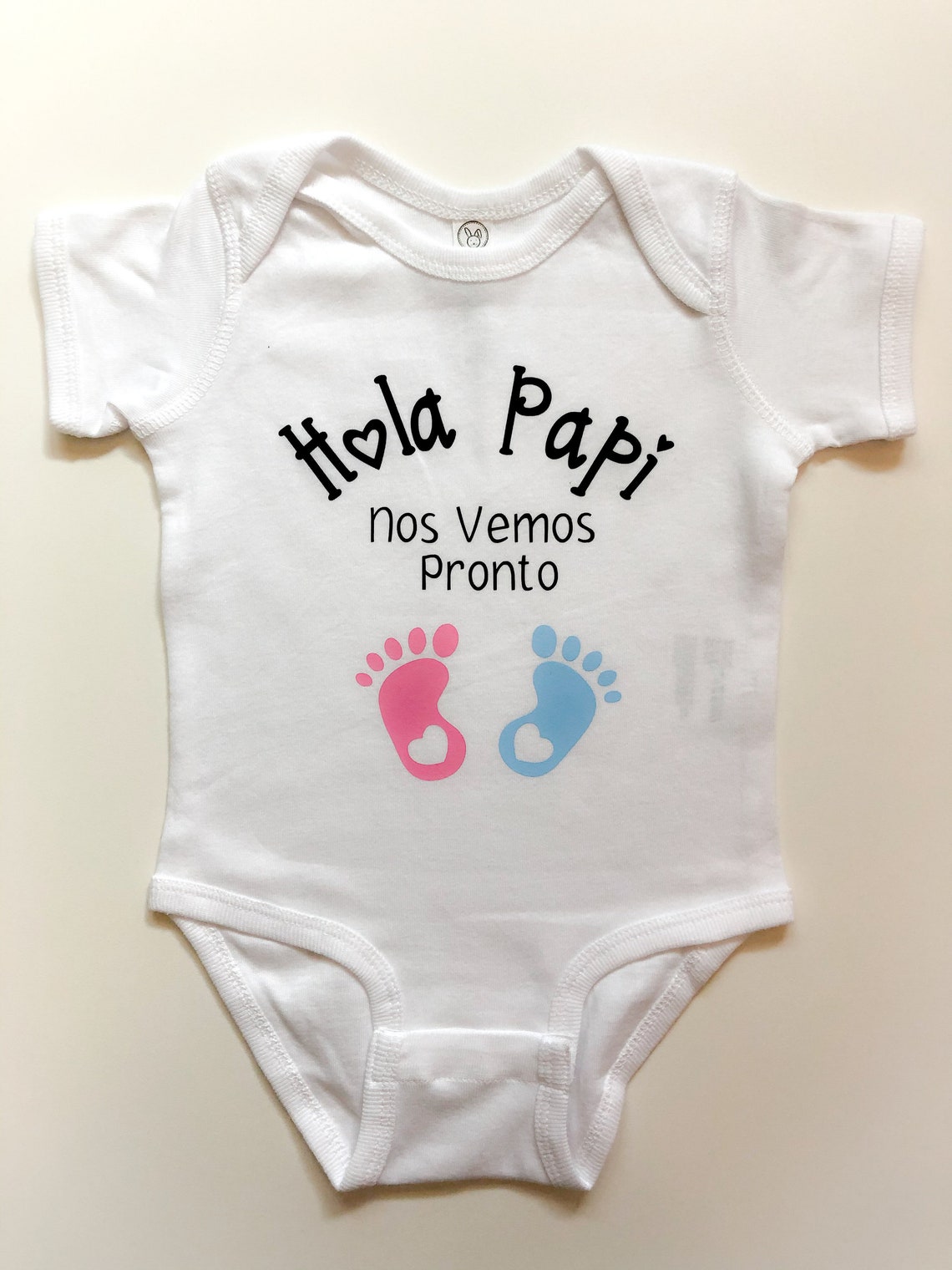 Pregnancy Announcement Onesie Hola Papi Nos Vemos Pronto | Etsy
