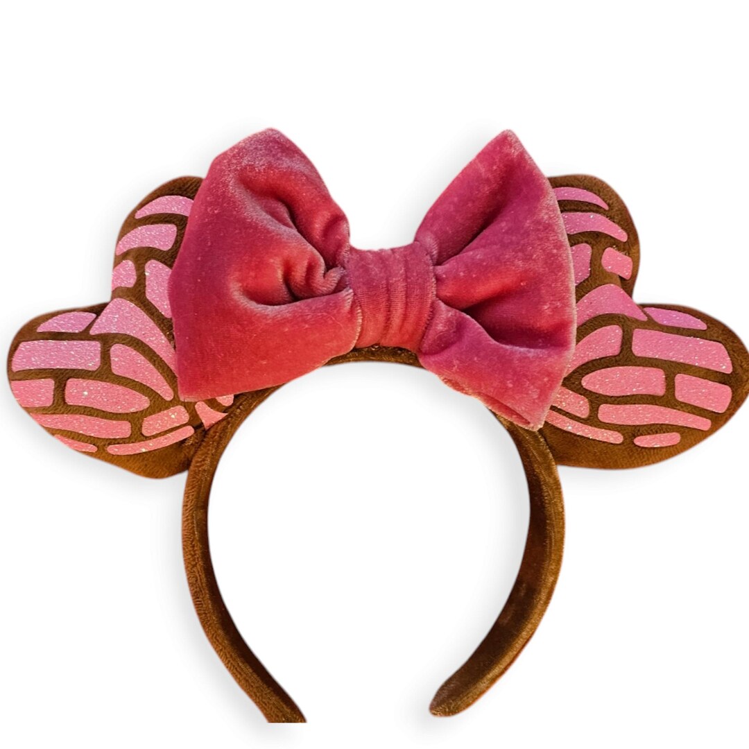 Concha Heart Ears - Etsy