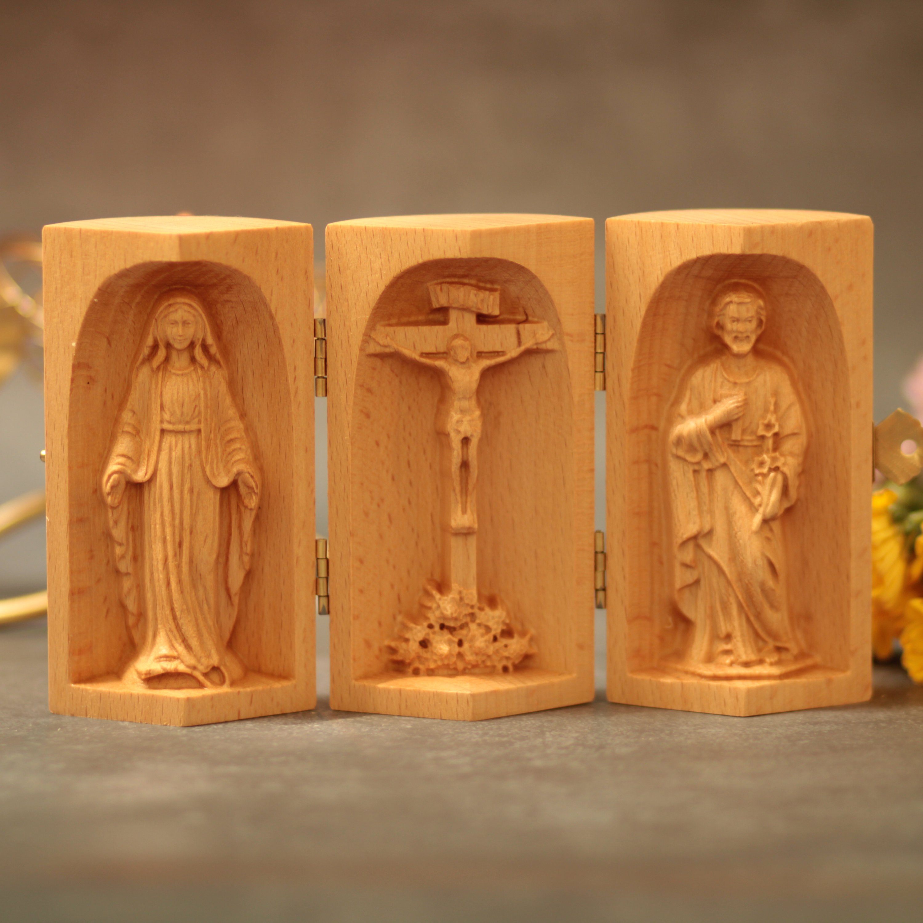 Wooden Prayer Altar Catholic Triptych Portable Altar Catholic Statue ...