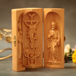 Home Portable Altar Table Catholic Triptych Art Wood Carving Catholic ...