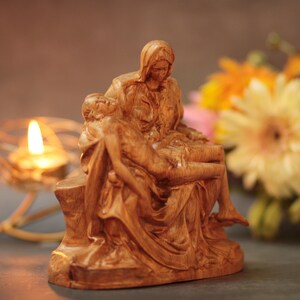 La Pieta by Michelangelo Wooden Statue Madonna Jesus Statue Sculpture ...