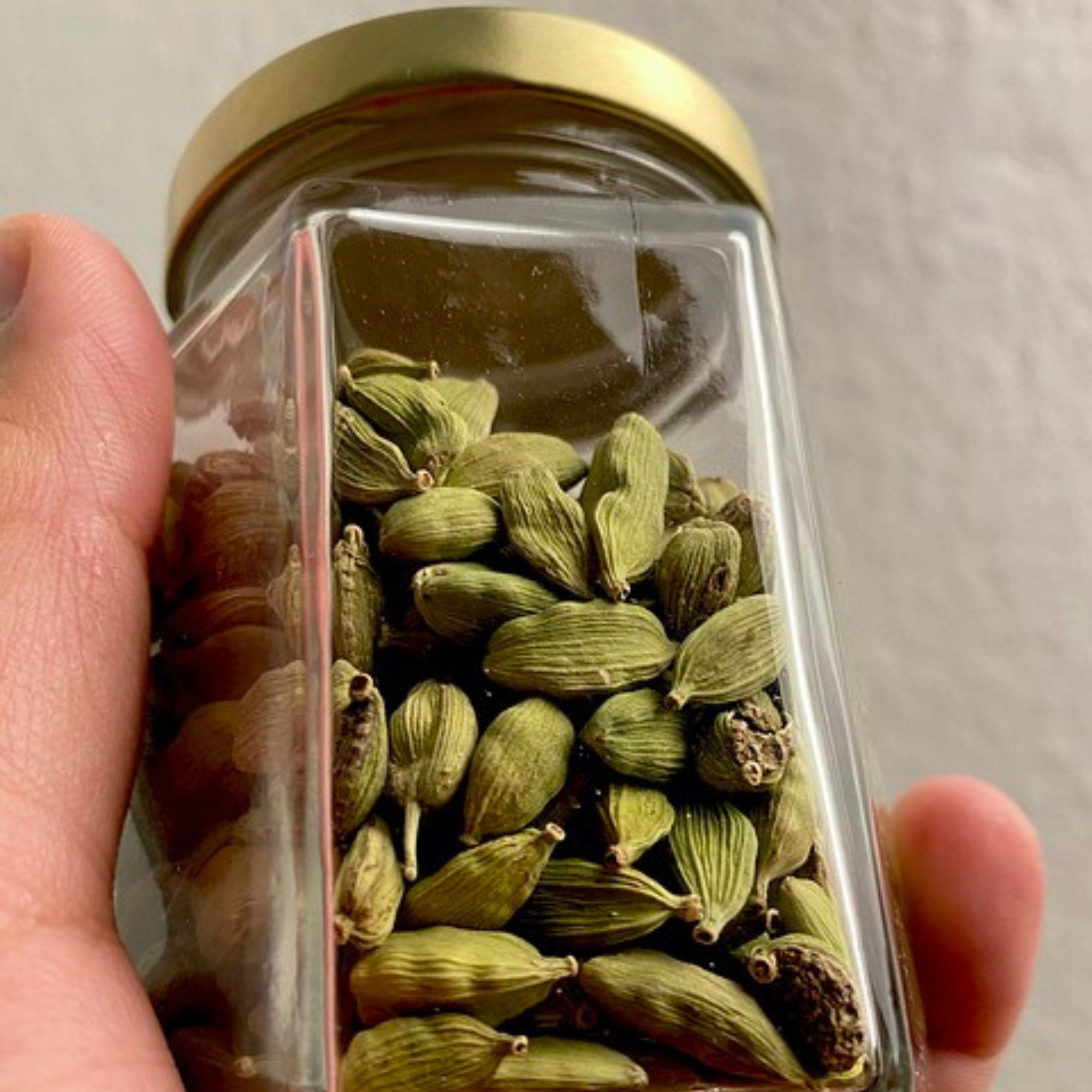 Green Cardamom Pods, Fresh Aromatic Spices, Organic Cooking Ingredient ...