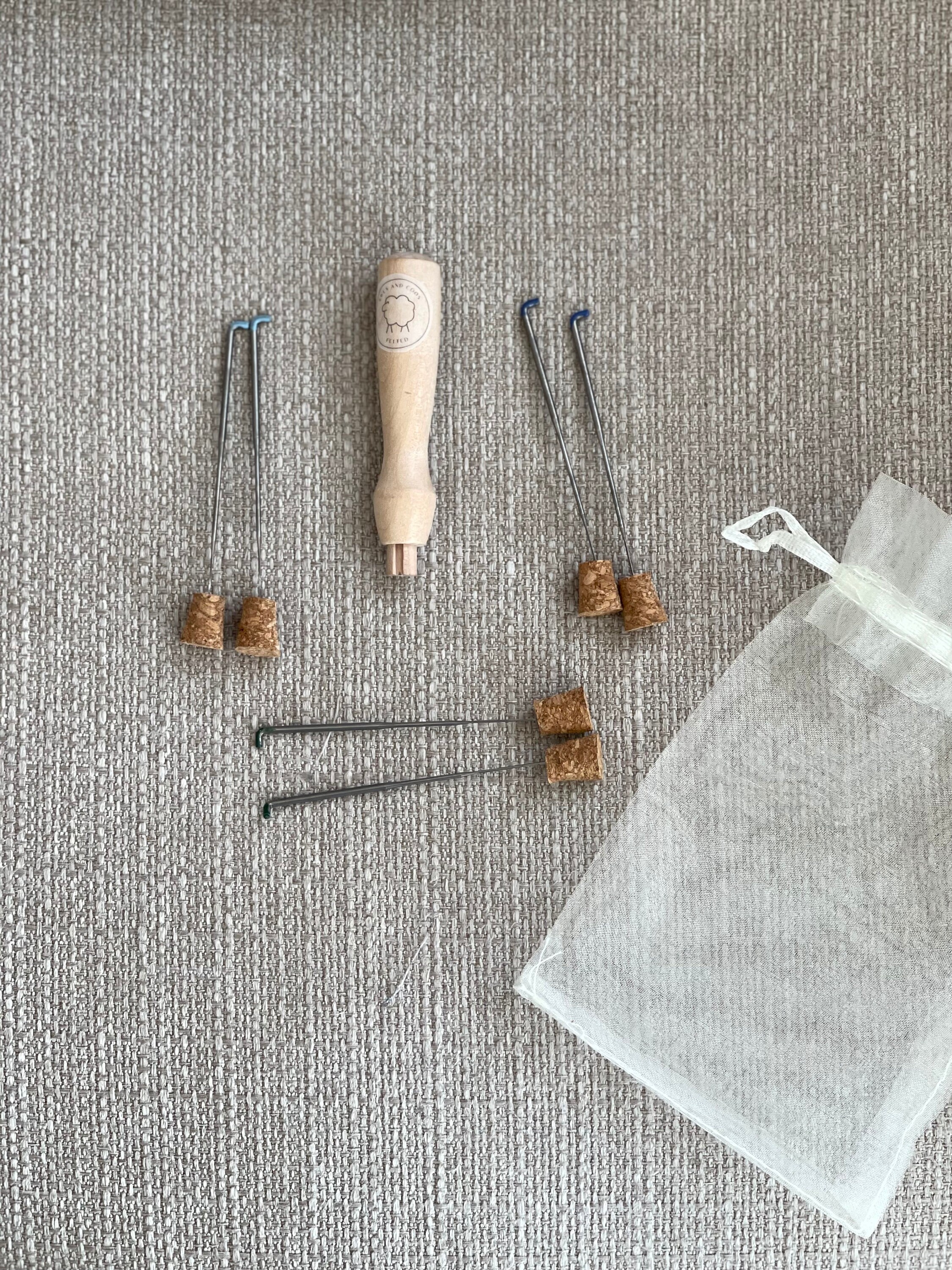 Wool Needle Felting Starter Kit, Dual Color Mat, 6 Needles - Etsy