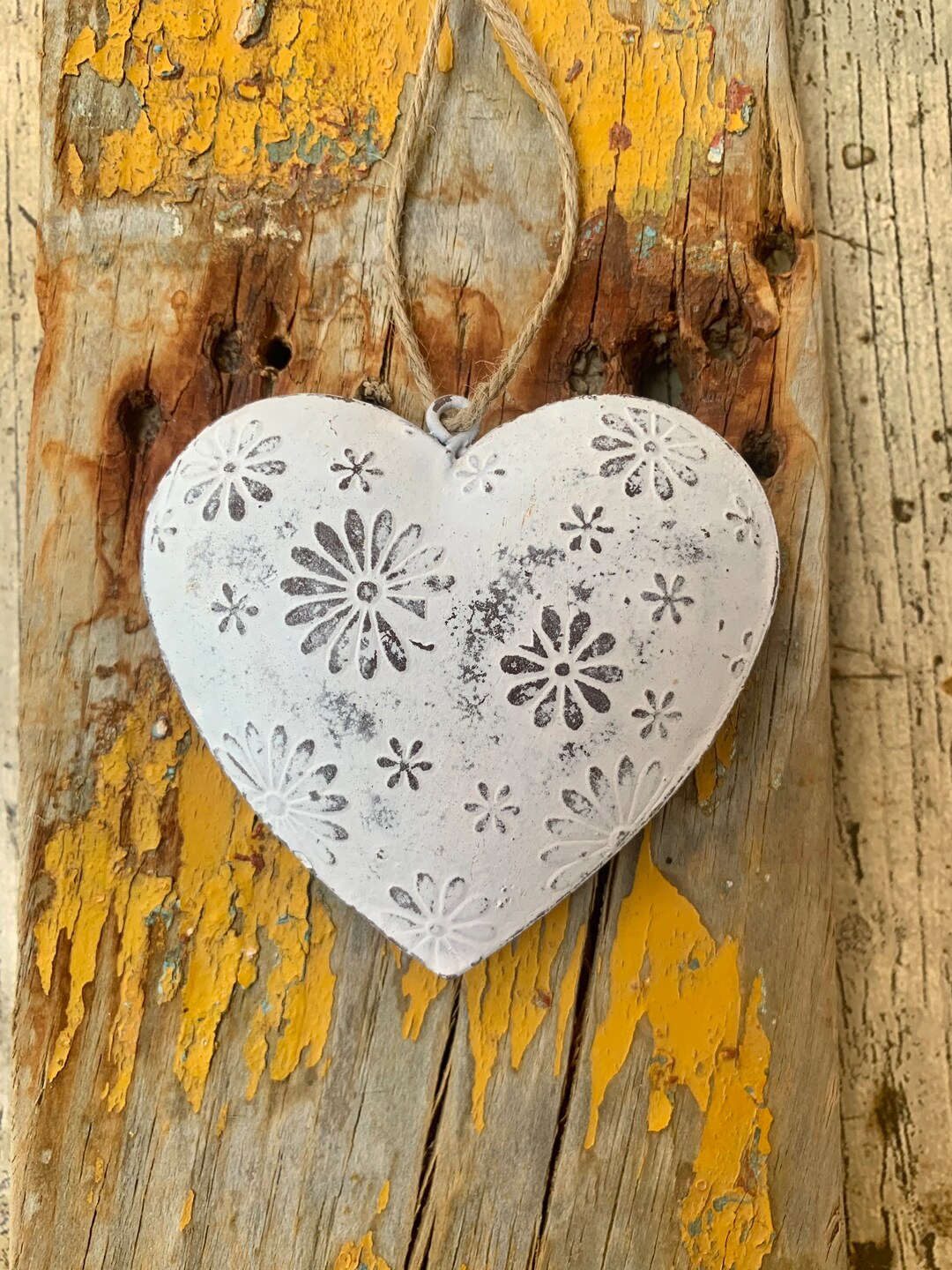 Small White Floral Shabby Chic Metal Hanging Heart Hanger 8cm - Etsy Small White Floral Shabby Chic Metal Hanging Heart Hanger 8cm - Etsy
