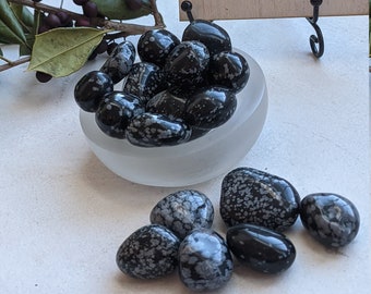 Home Décor Spherulite Cristobalite balls in Obsidian Monterey Fm ...