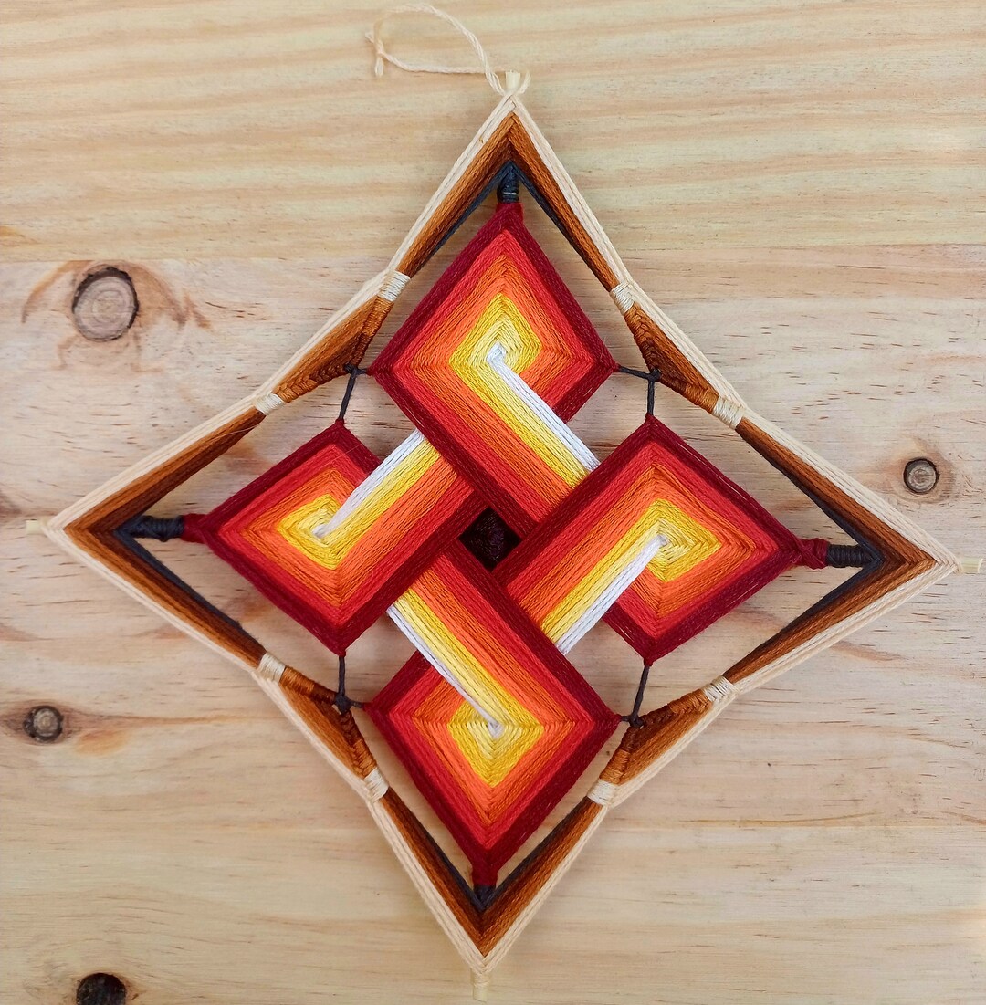 Handwoven Eye of God celtic Knot fire - Etsy