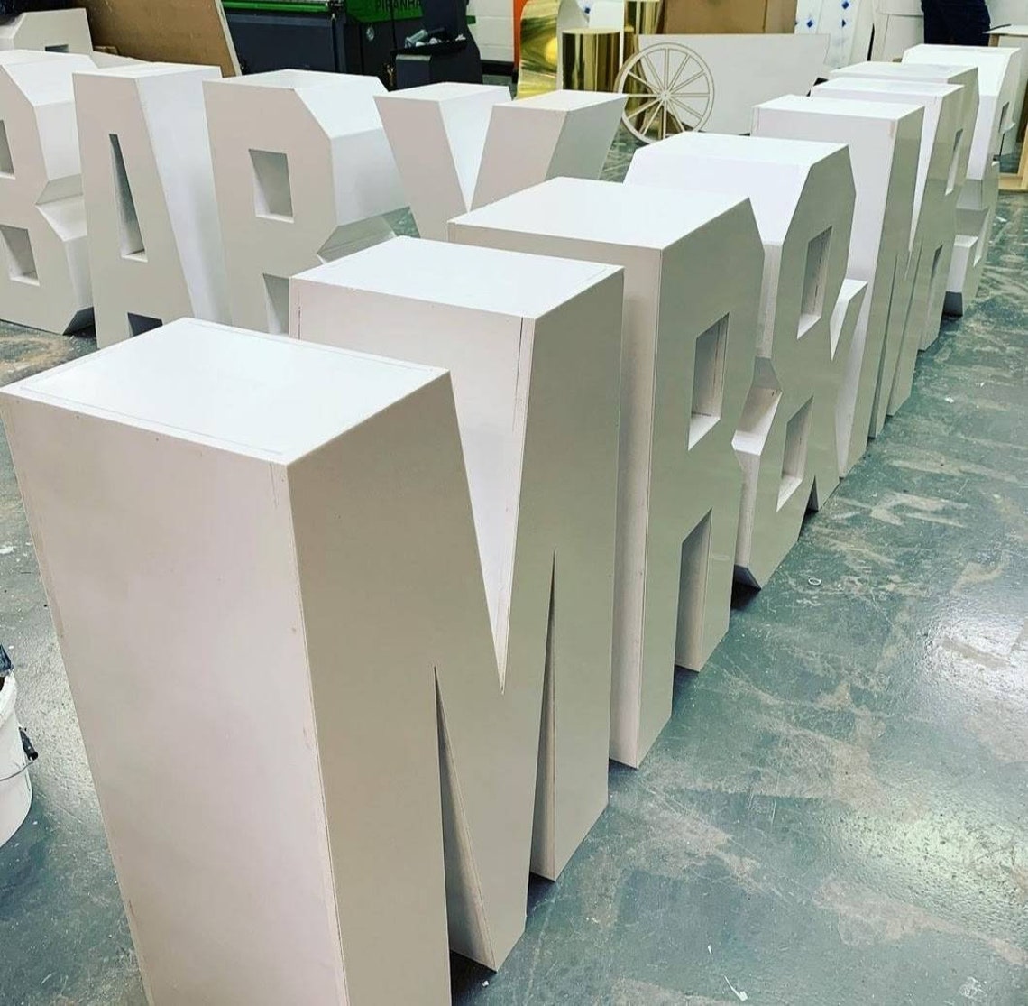 Mr & Mrs Table Base All 6 Letters Included Foam Letters 8 Inches Thick ...