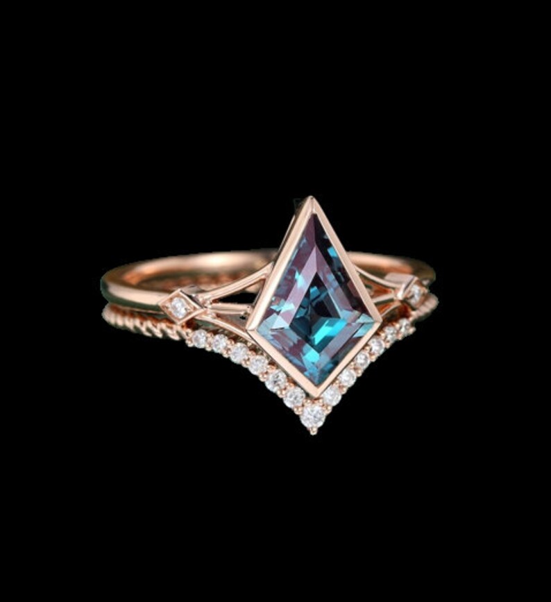 Kite Cut Alexandrite Engagement Ring Set Unique Rose Gold Engagement ...