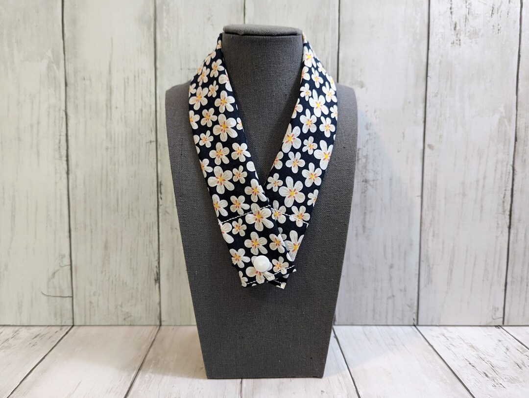 Neck Cooler (medium) - Navy Daisy Flower Print, Neck Chiller, Cool Tie ...