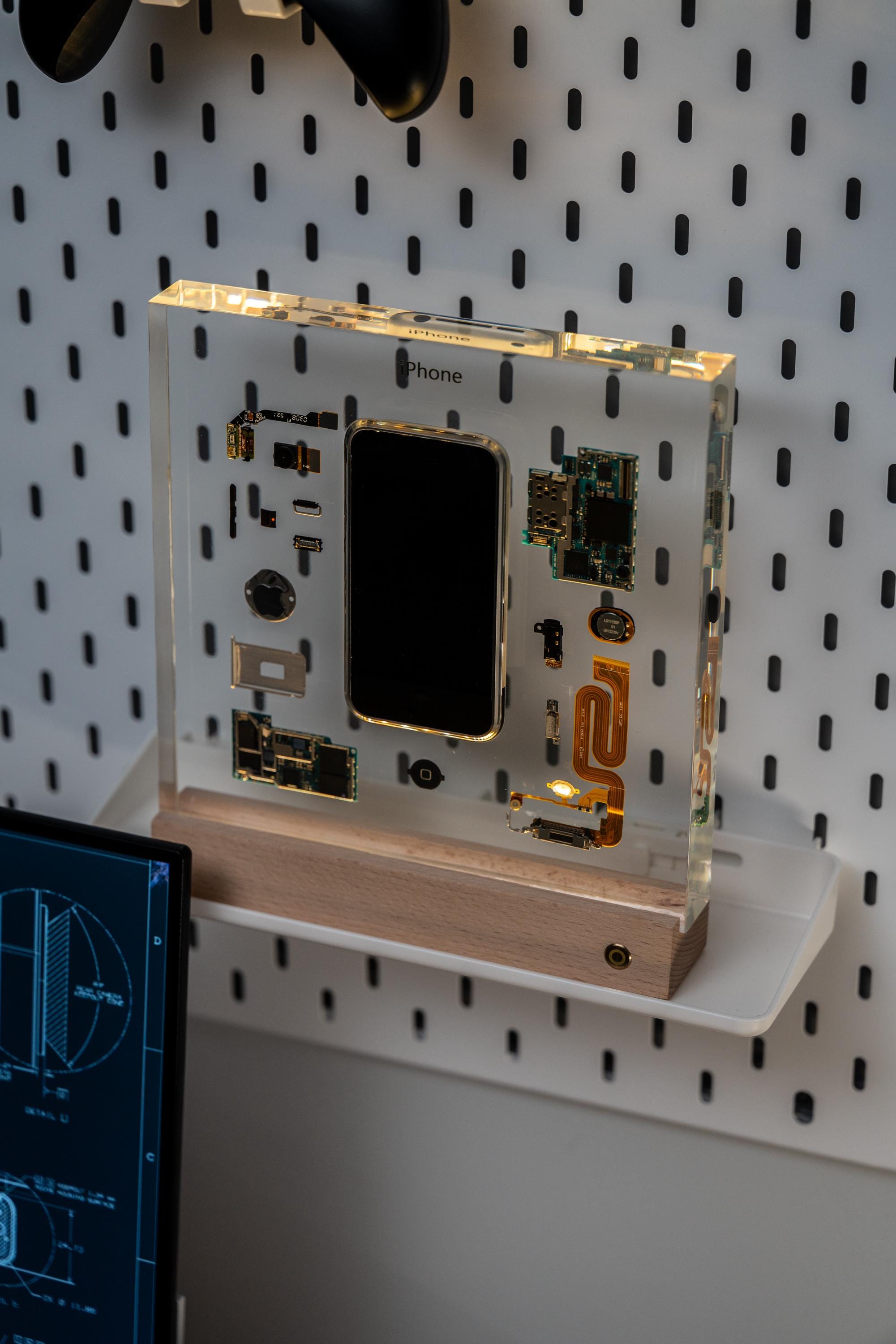 Disassembled iPhone 1st Gen Art With Frame (resion Edition ...