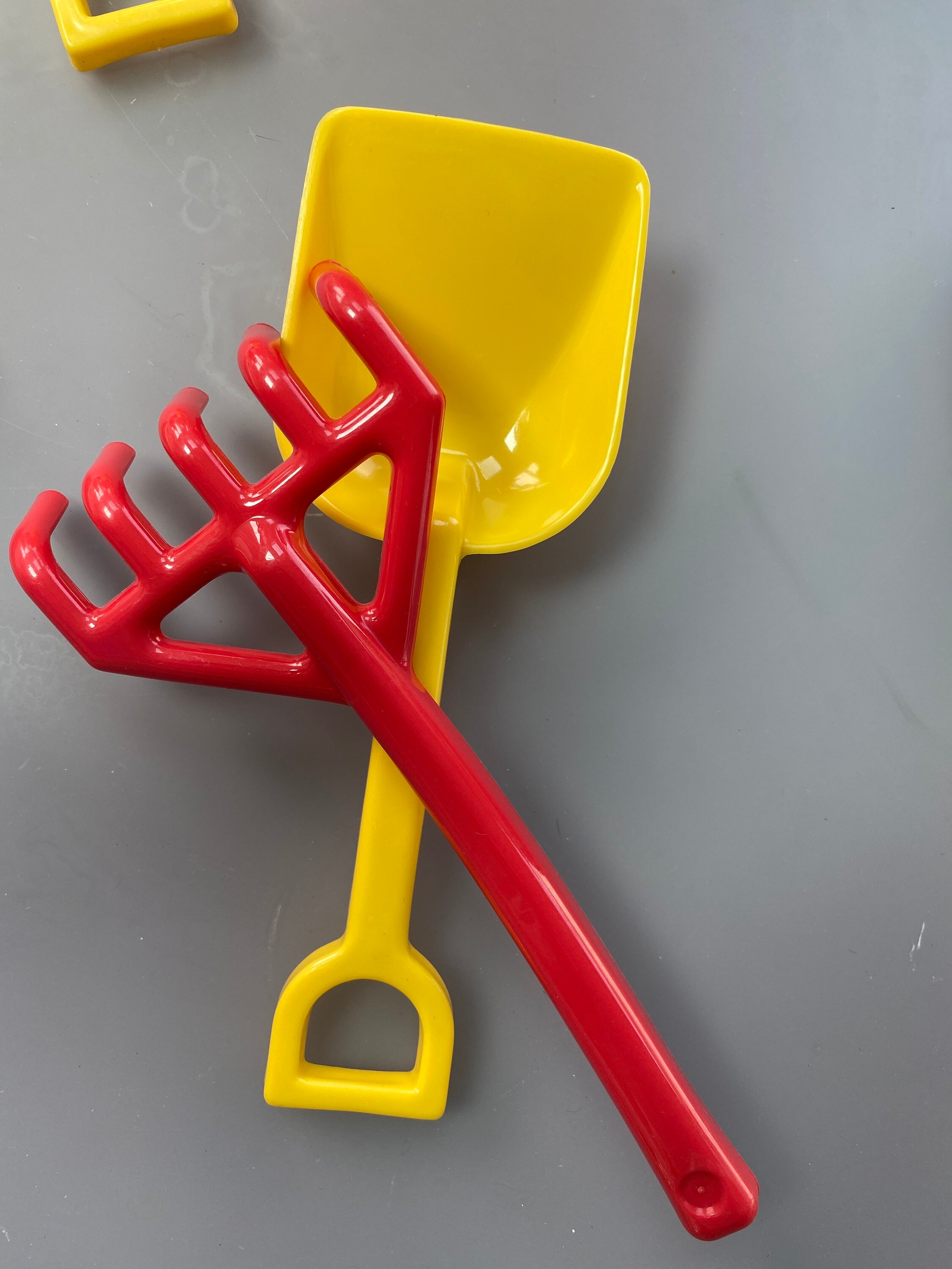 Vintage 1986 Mcdonald’s Happy Pail With Rake , Shovel, Sifter Lid ...
