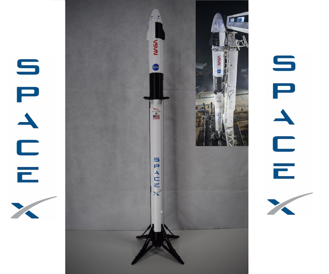 Spacex Falcon 9 With Dragon Capsule - 1:76 84cm/33inch Decals Included ...