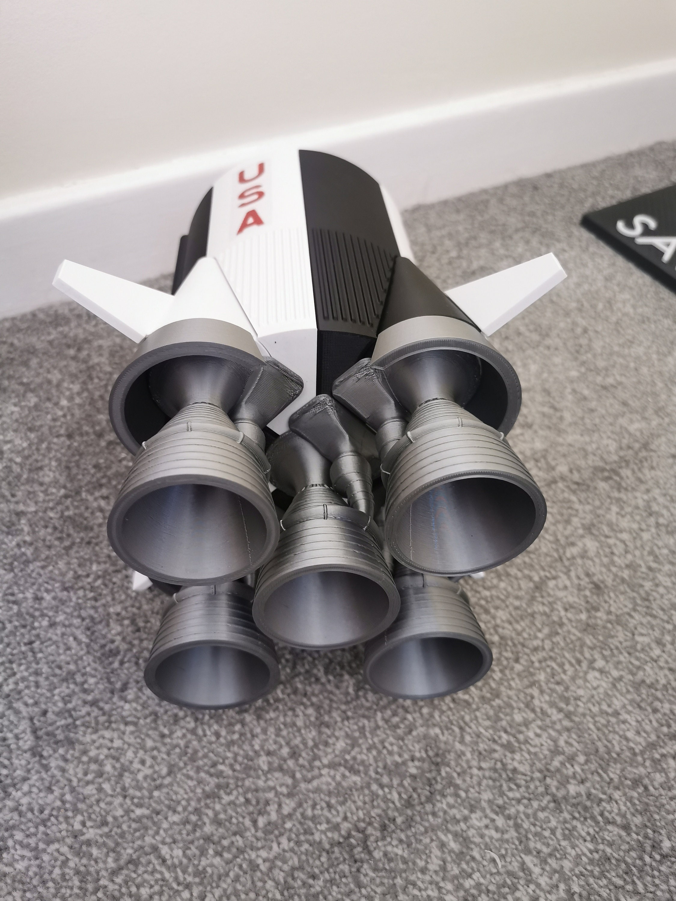 Apollo 11 Saturn V Display Model 1/144 Scale | Best Price| Fast ...