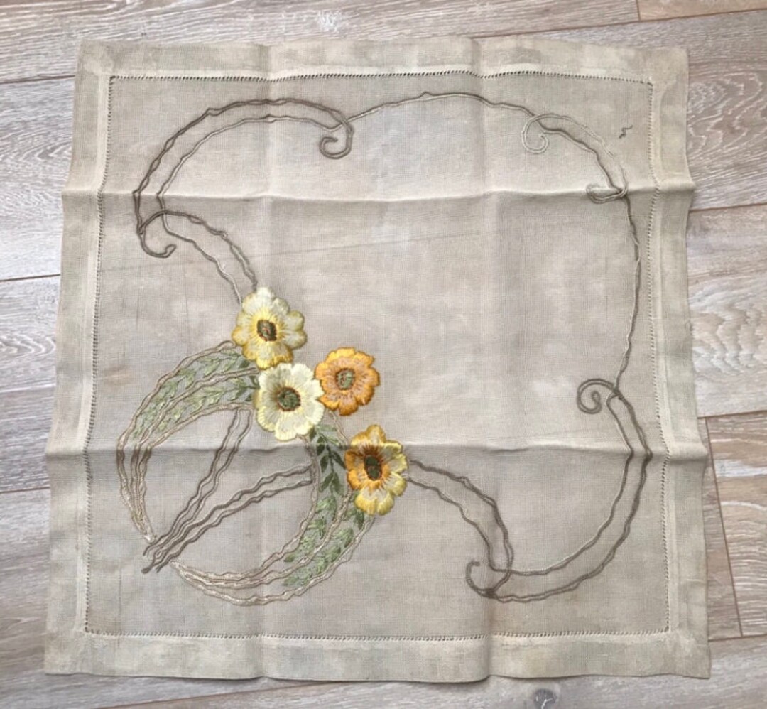 Centerpiece - Tablecloth - Art Nouveau - Handmade - Etsy