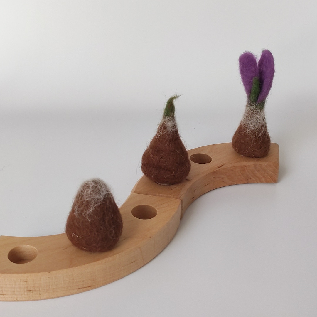 Crocus Bulb Seedling Plug-in Figures Felt Seasonal Table Montessori ...