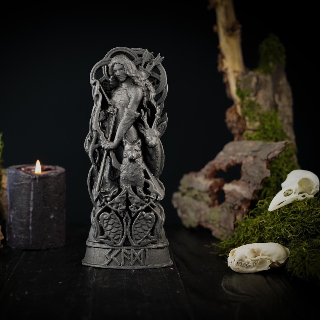 Black Skadi Norse Goddess Statue, Viking Goddess Figure, Carved Skadi ...