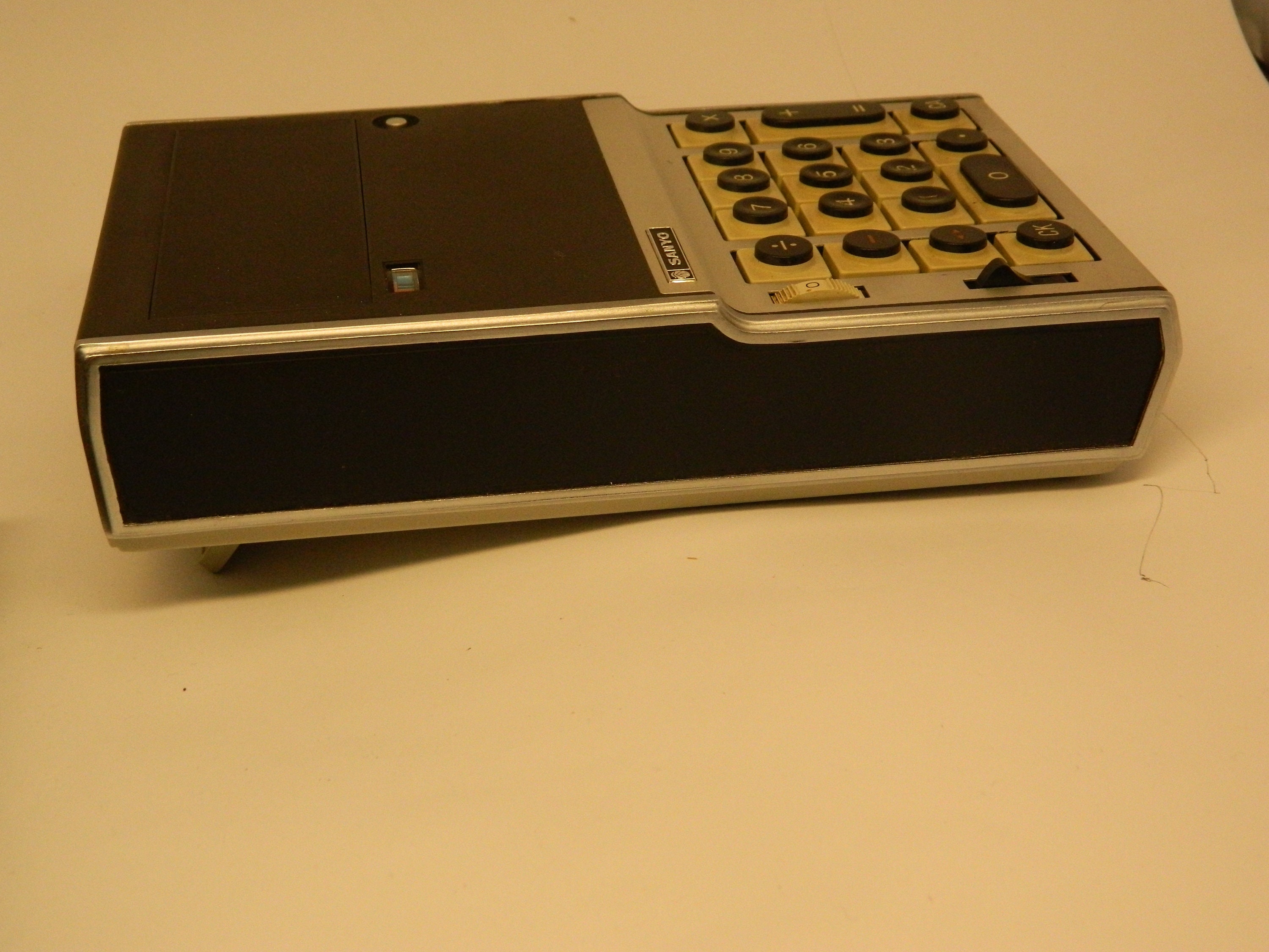 Vintage CALCULATOR, SANYO ICC-82D 1970 Iconic Portable Calculator ...