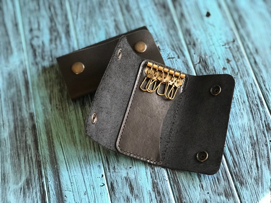 Personalized Leather Keychain Wallet: Key Holder Case - Etsy