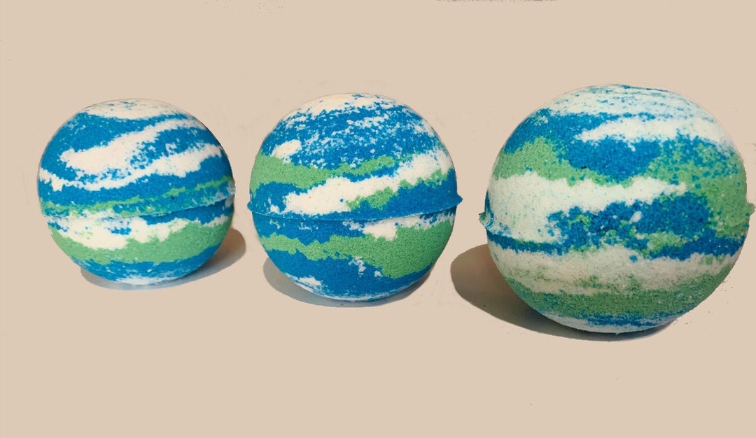 What on Earth Bath Bombs Black Oud, Vegan, Organic, Summer, Self Care ...