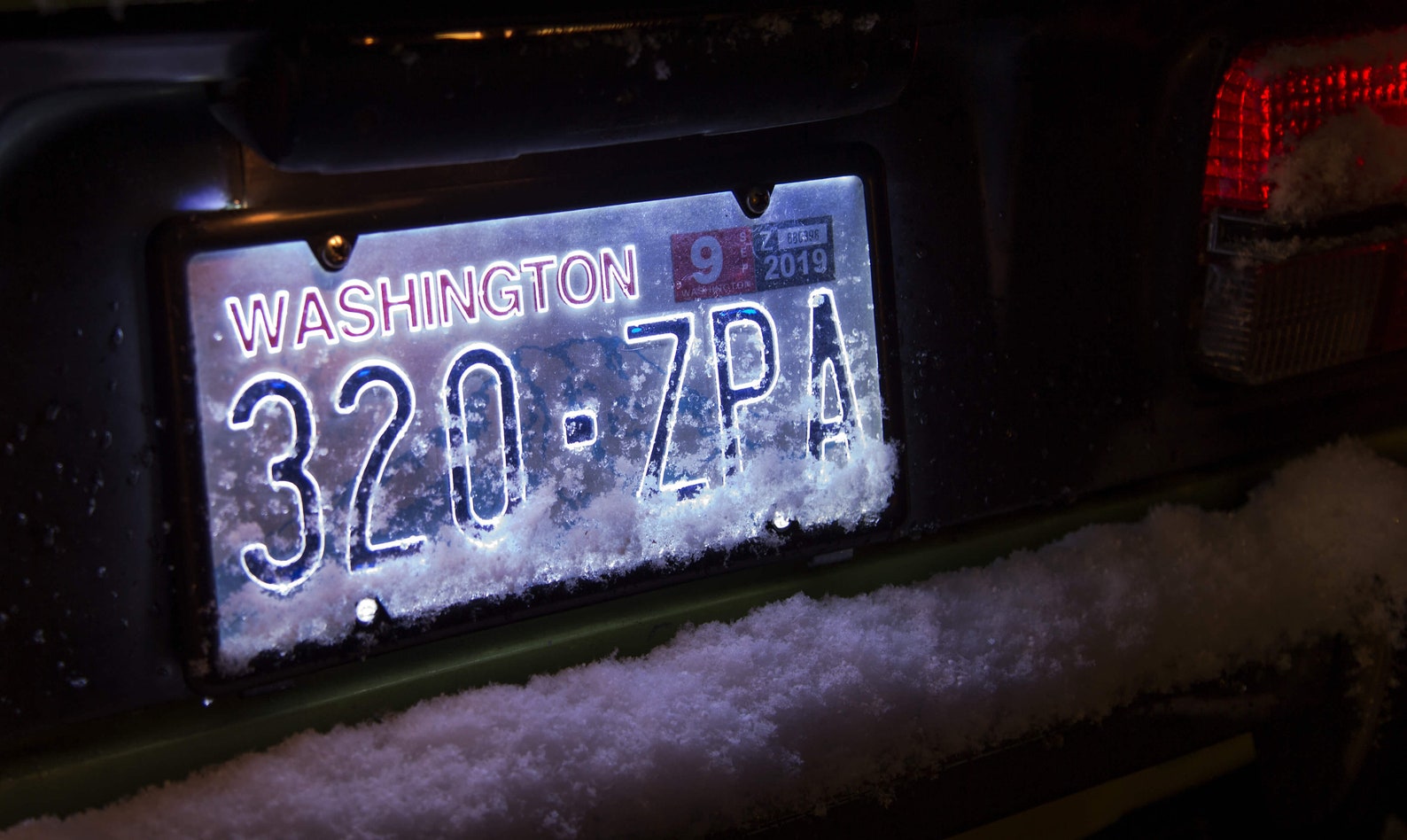 Illum-industries Custom Light up LED License Plate Cover Car Kit 1P - Etsy