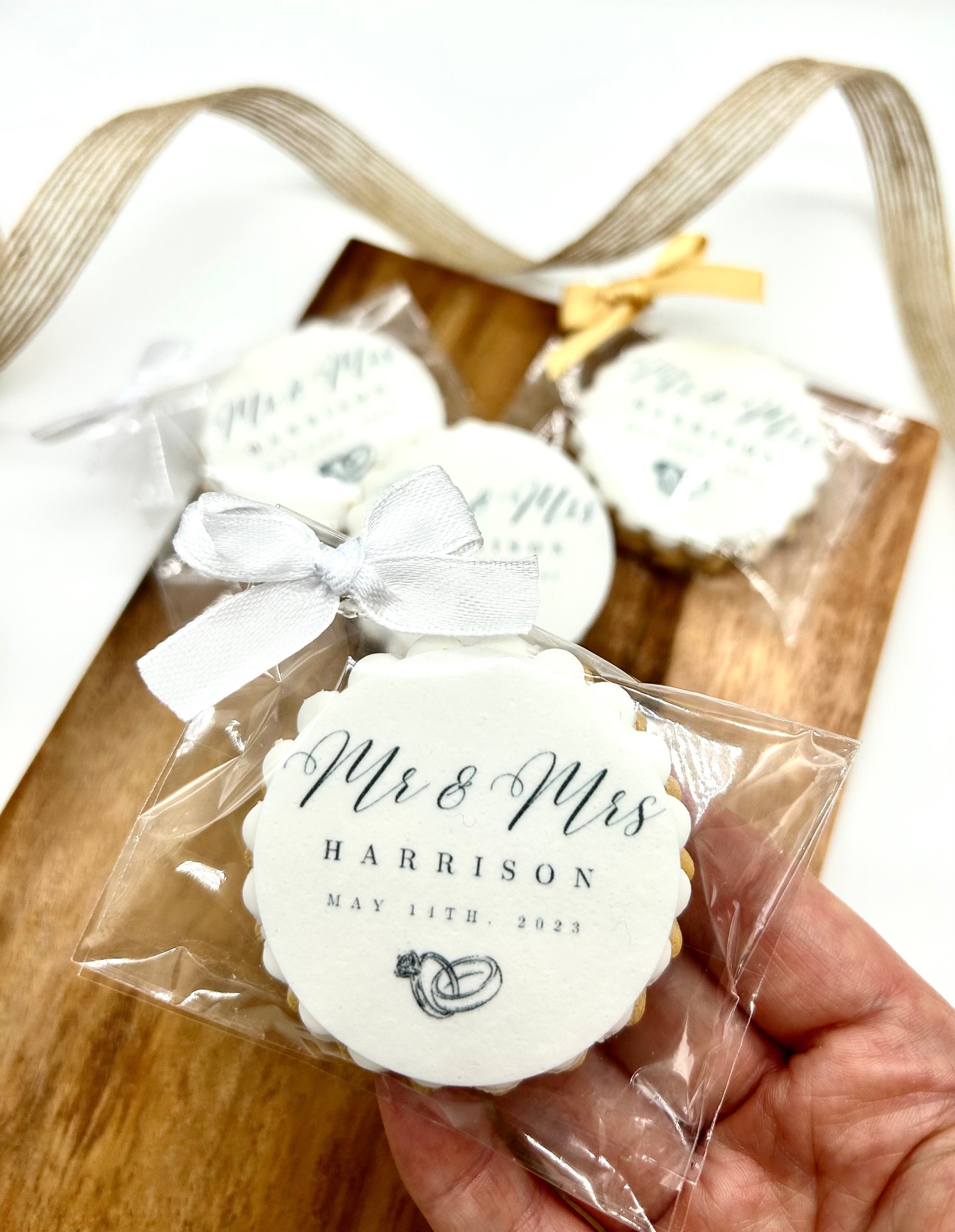 Personalised Wedding Biscuit Cookie Favours - Mr and Mrs Biscuits ...