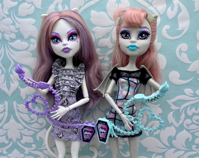 Monster High Dolls for Collectors, OOAK Repaints, Playing Ghoul Chat Catrine De Mew and Rochelle ...