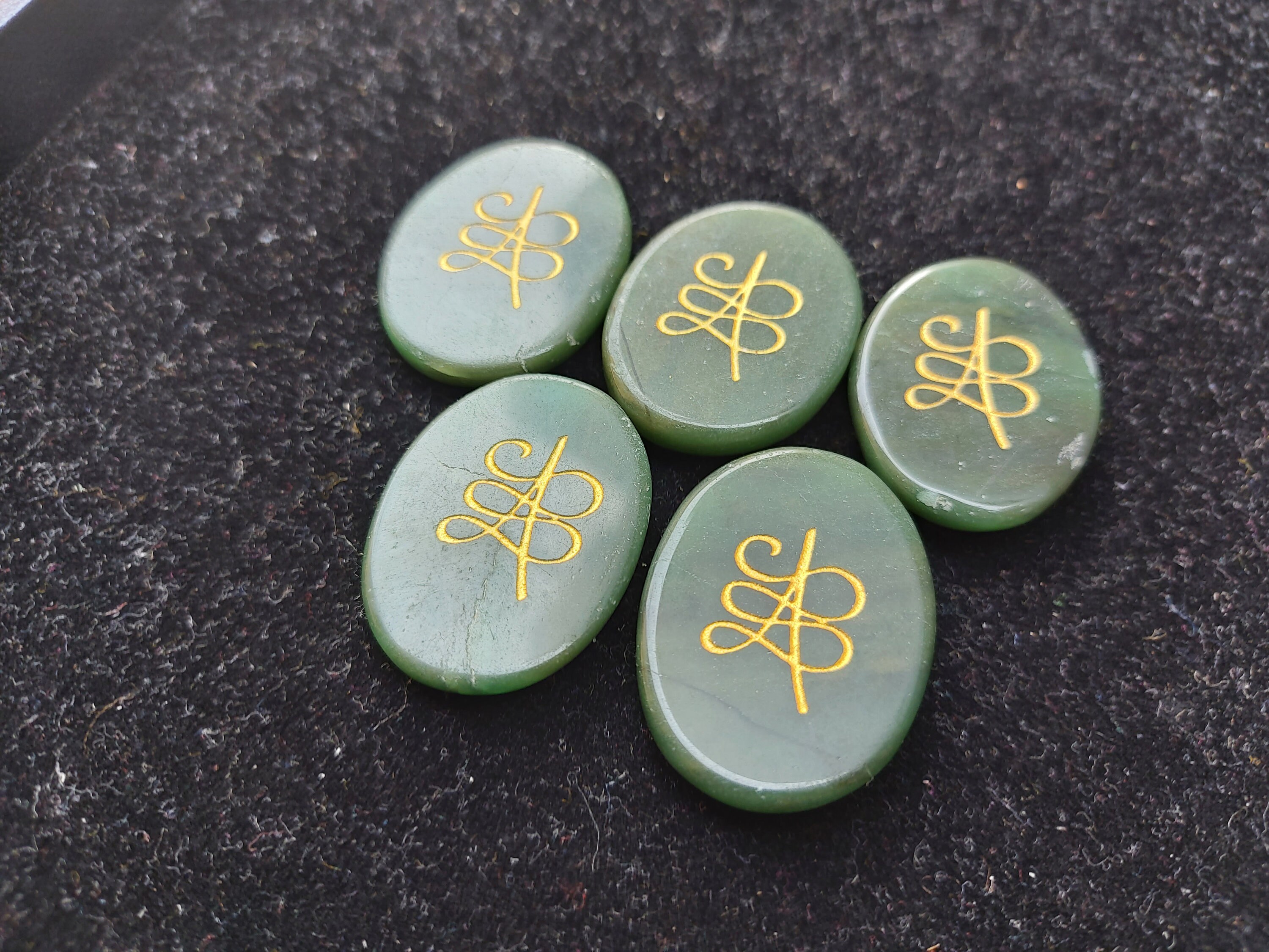 Green Jade Crystal Stone Oval Shape Zibu Symbol Wealth Talisman to ...