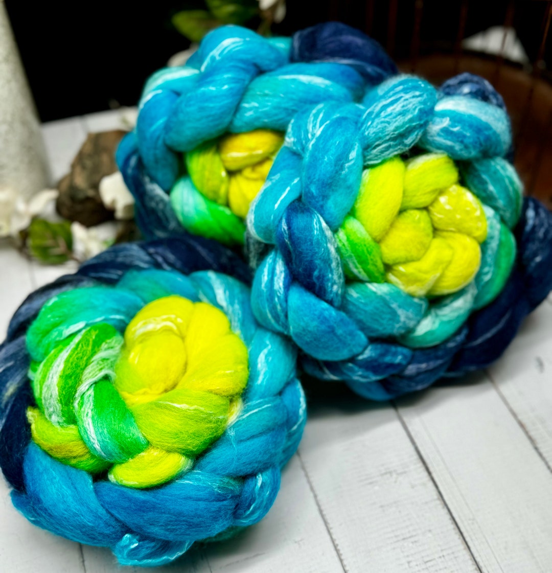 Electric Eel - Wool for Spinning Felting, Wool Roving, Hand Dyed Wool ...