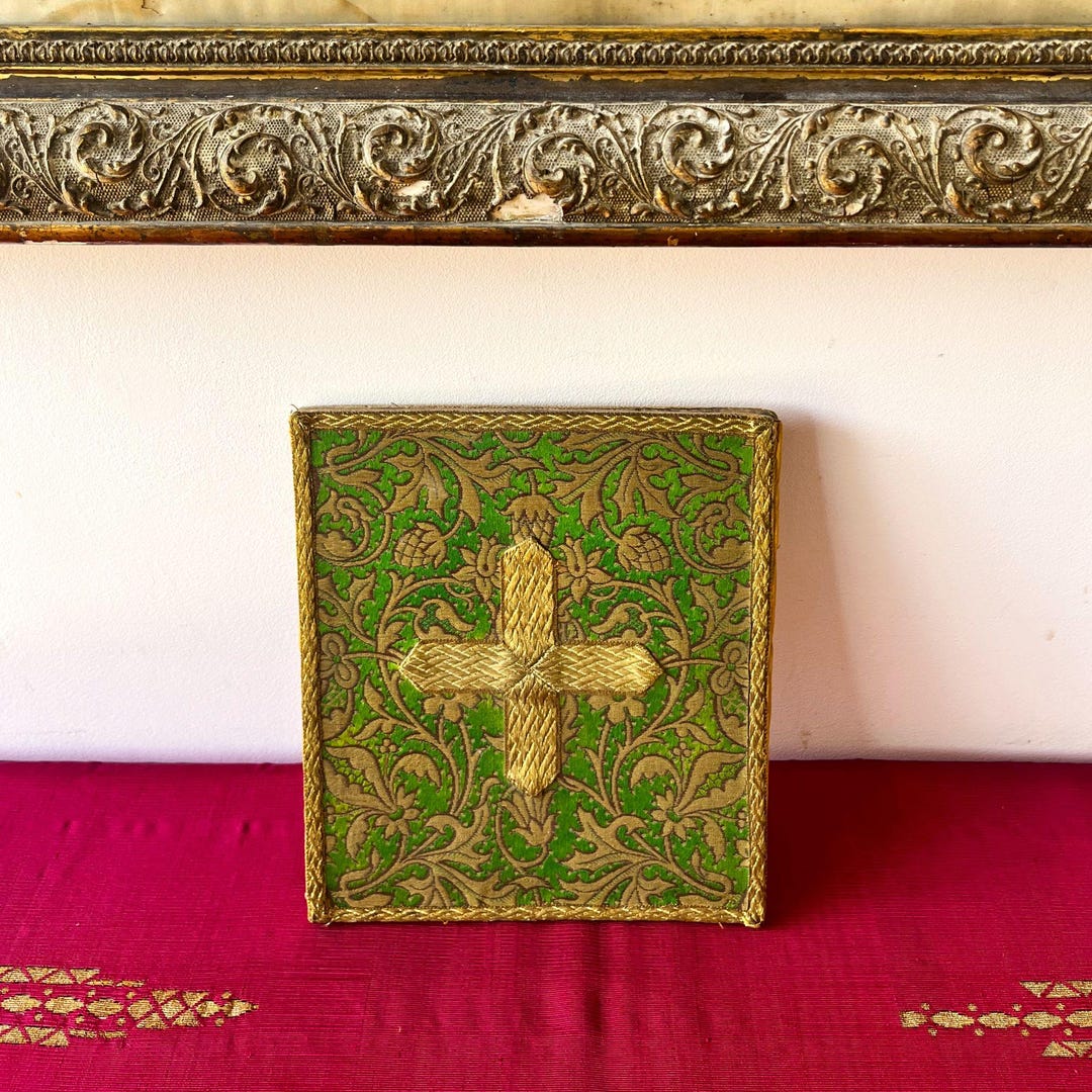 Antique French Catholic Burse to Hold the Corporal, Catholic Brocade ...