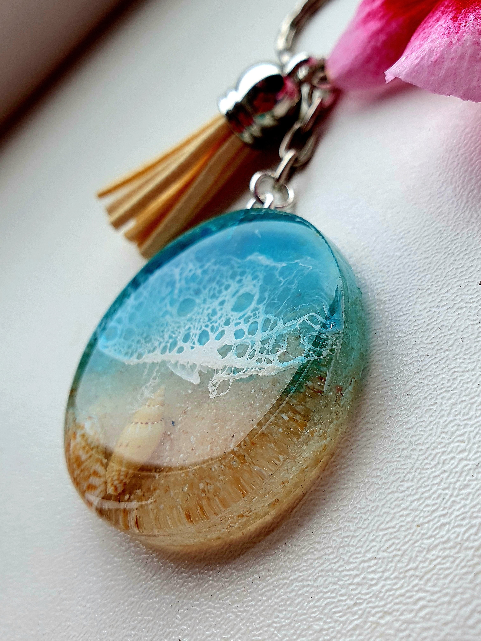 Round Key Chain With Natural Shells From Epoxy Resin , With Tassel ...