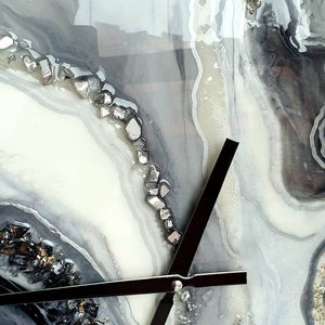 Modern Round Large Geode Wall Clock From Epoxy Resin , Housewarming ...