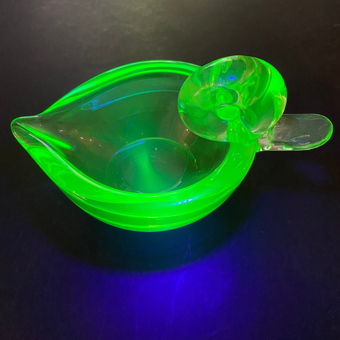 Murano Uranium Glass Duck Bowl, Seguso Vetri D'arte Catalog #12212/P ...