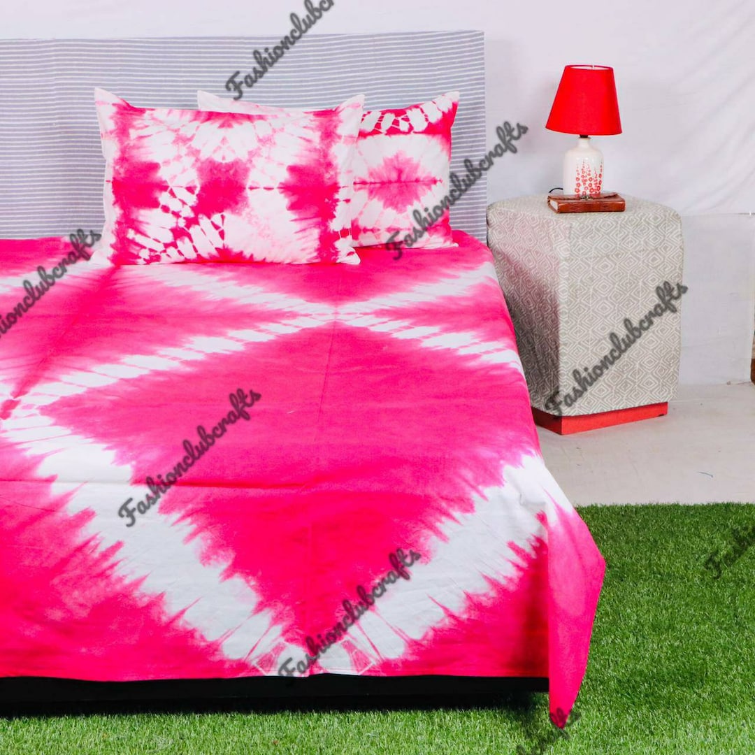 Cotton Beautiful Red Pink Tie Dye Rhombus Print Bedsheet With 2 Pillow ...