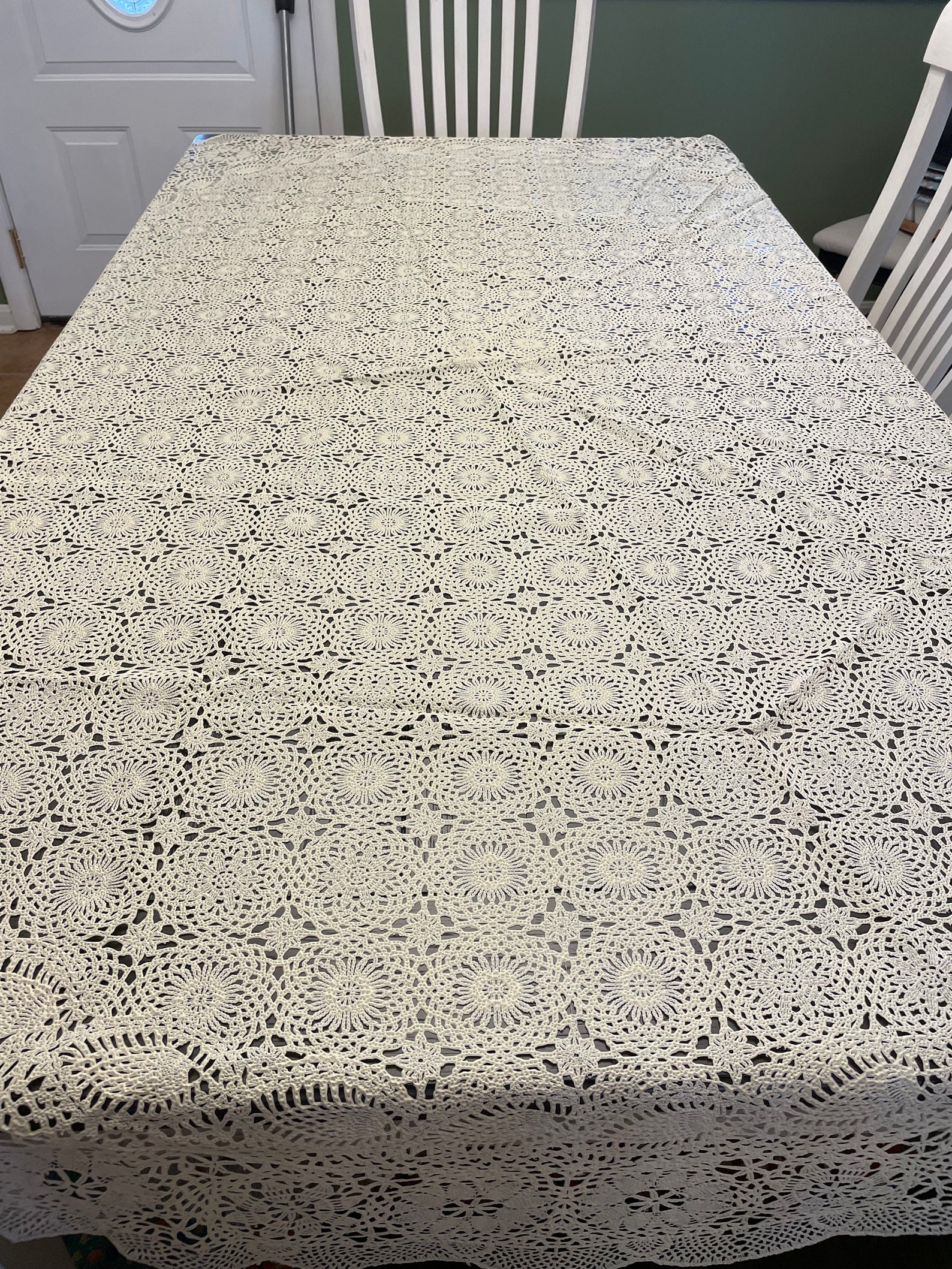 Vintage Vinyl crocheted Pattern Tablecloth - Etsy
