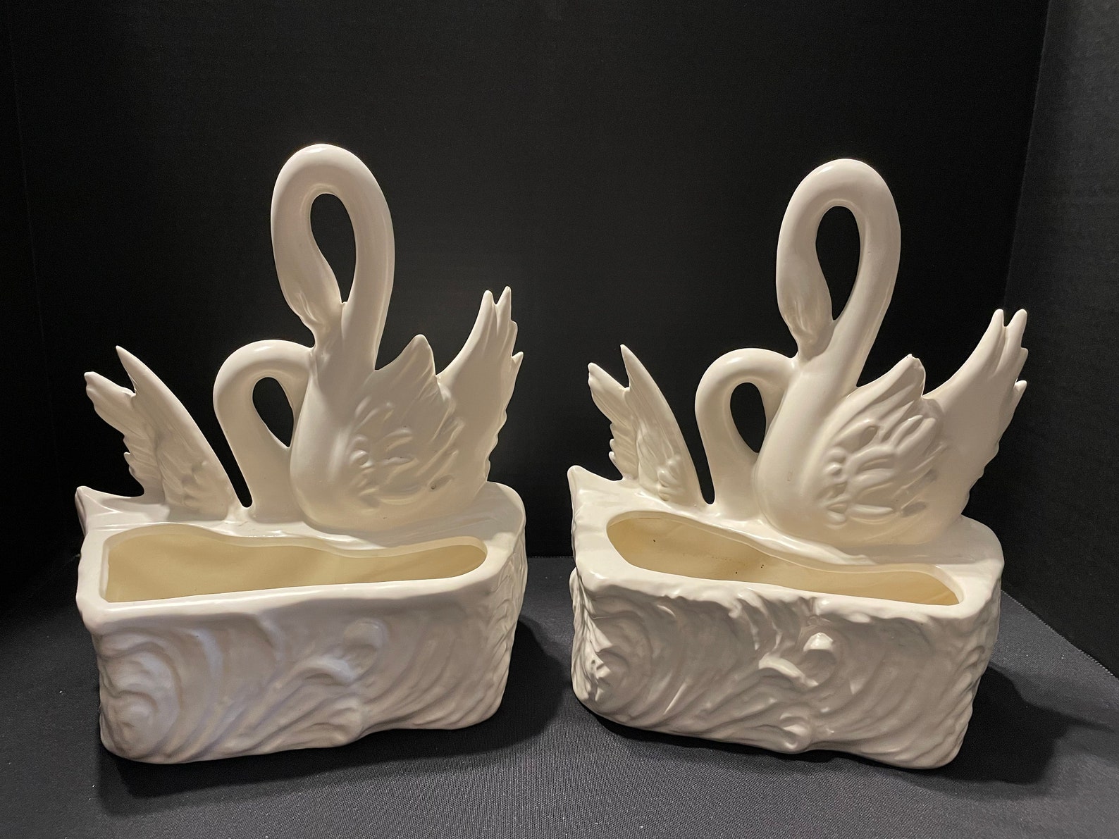 Pair of Vintage HULL Swan Planters - Etsy