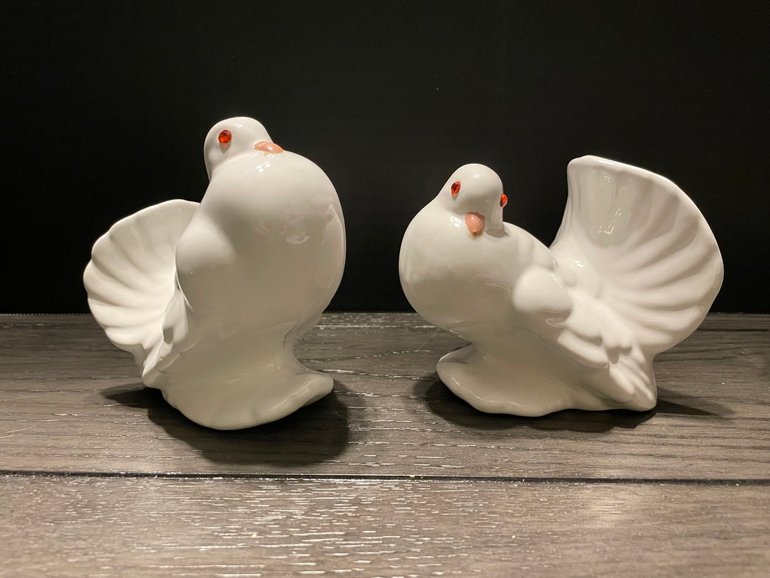 2 Vintage Dove Figurines - Etsy
