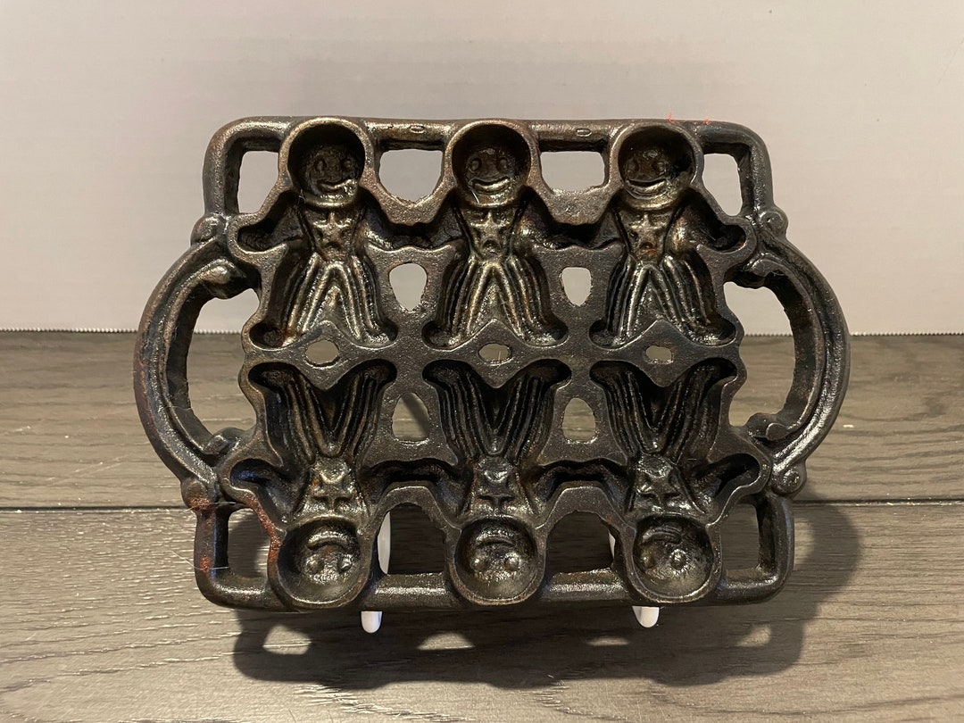 Vintage Cast Iron Gingerbread Mold - Etsy