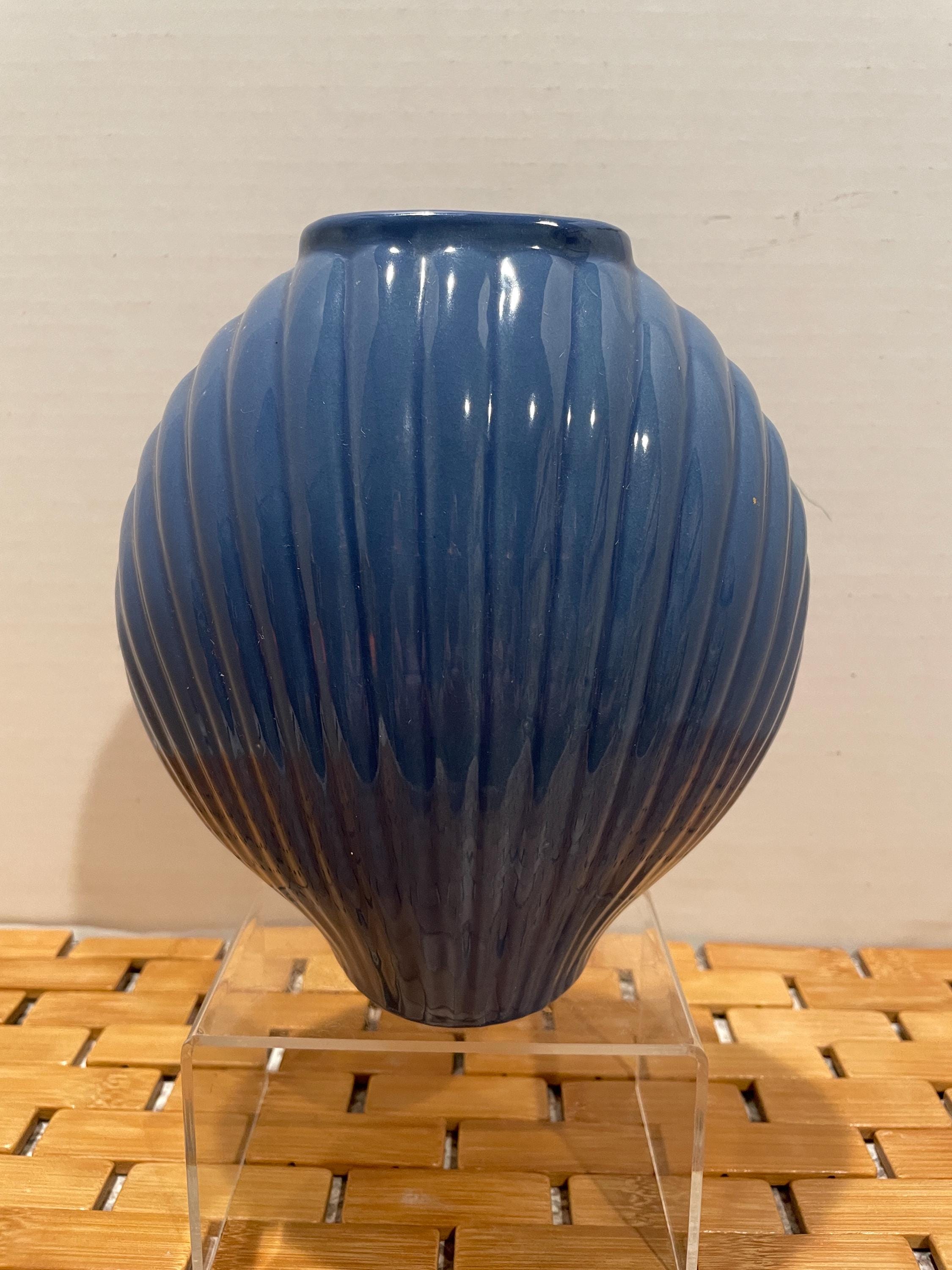 1965 Art Deco Shell Pattern Vase by Artmark - Etsy