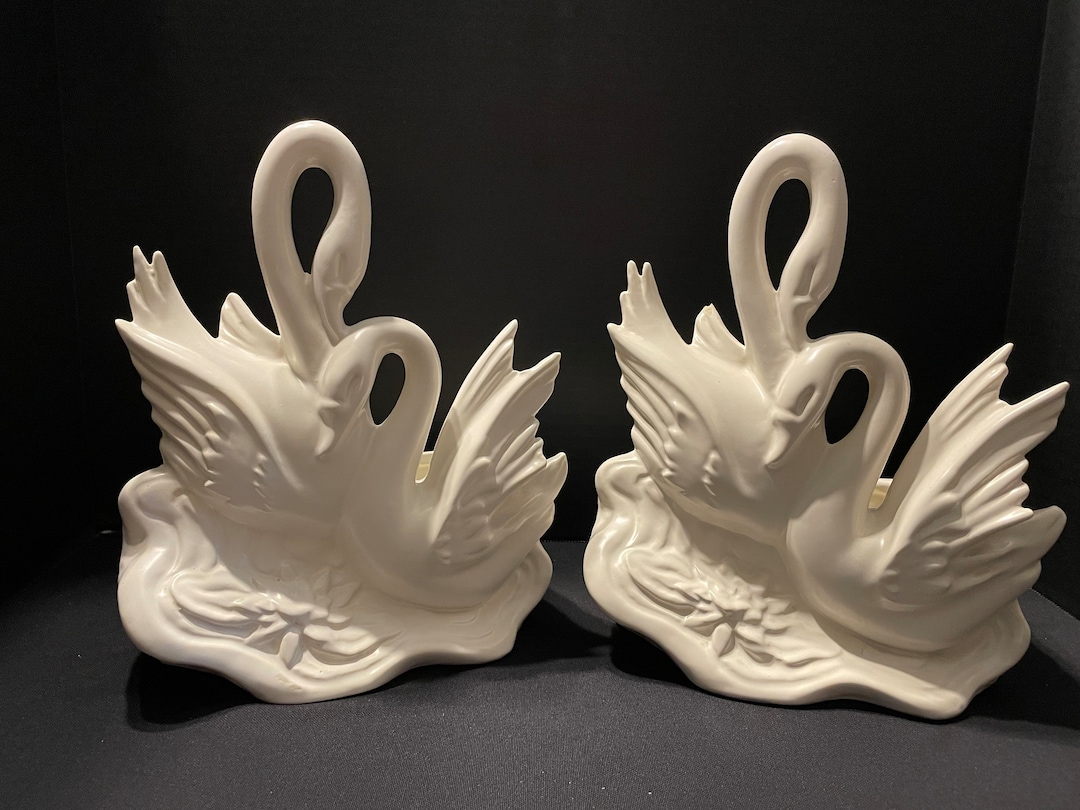 Pair of Vintage HULL Swan Planters - Etsy