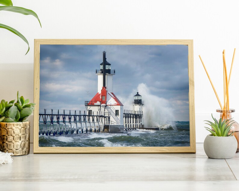 Splashing Waves on Lighthouse, St. Joseph, Michigan Tiscornia Beach ...