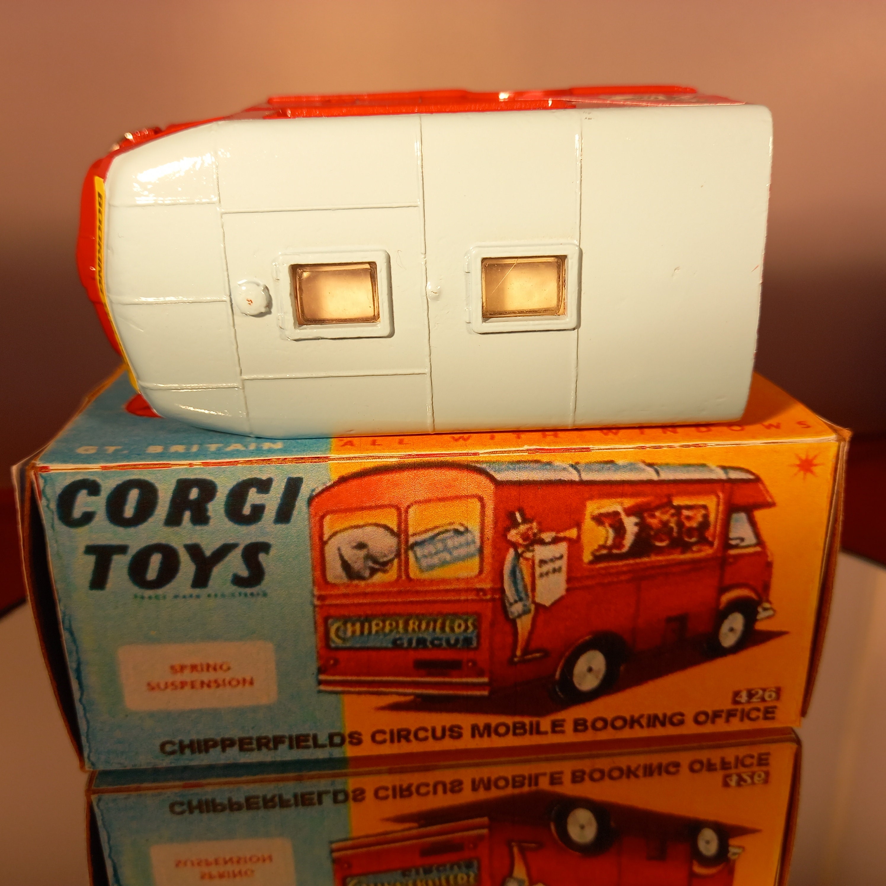 Corgi Classics Number 426 Chipperfield's Circus Series 1 Smiths Karrier ...