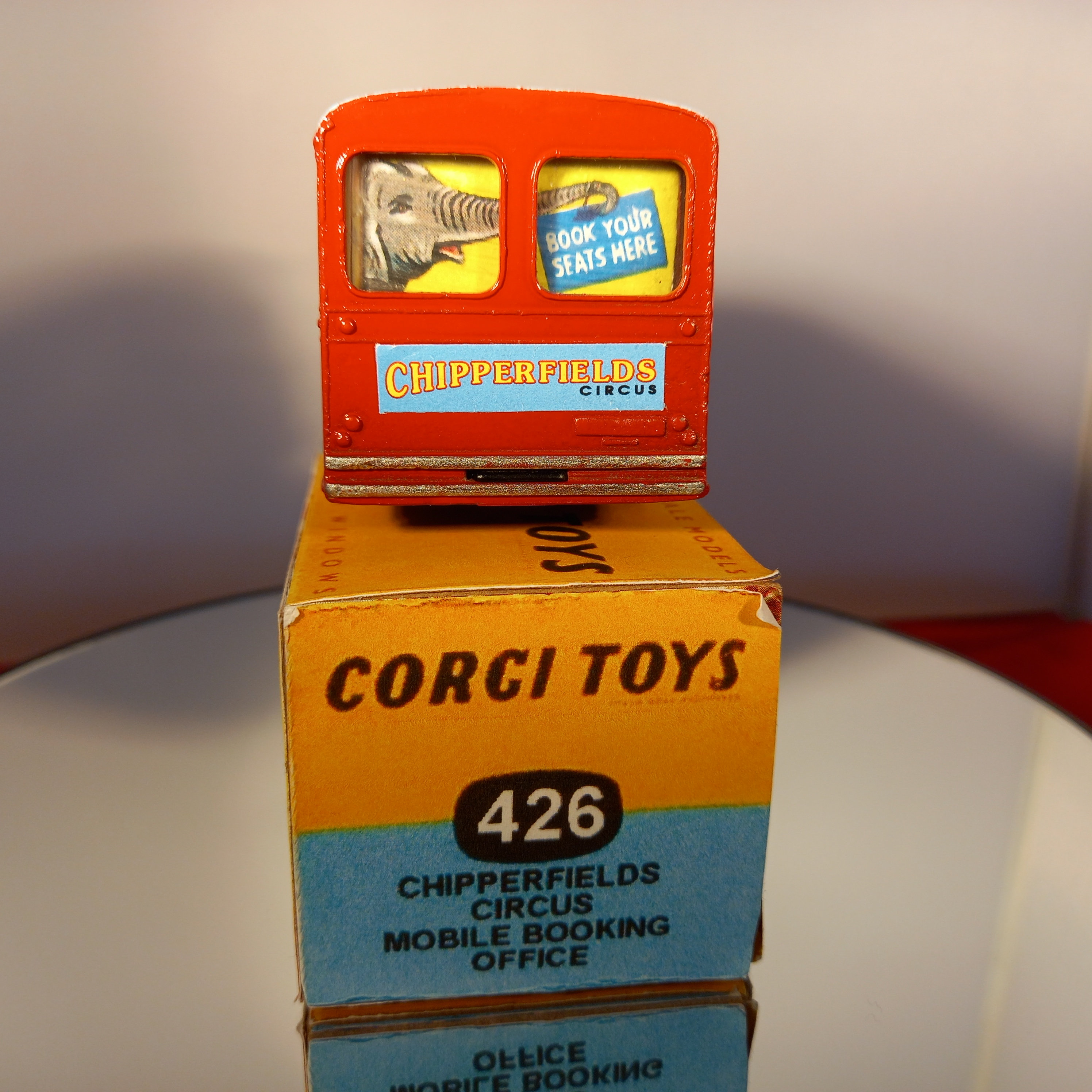 Corgi Classics Number 426 Chipperfield's Circus Series 1 Smiths Karrier ...