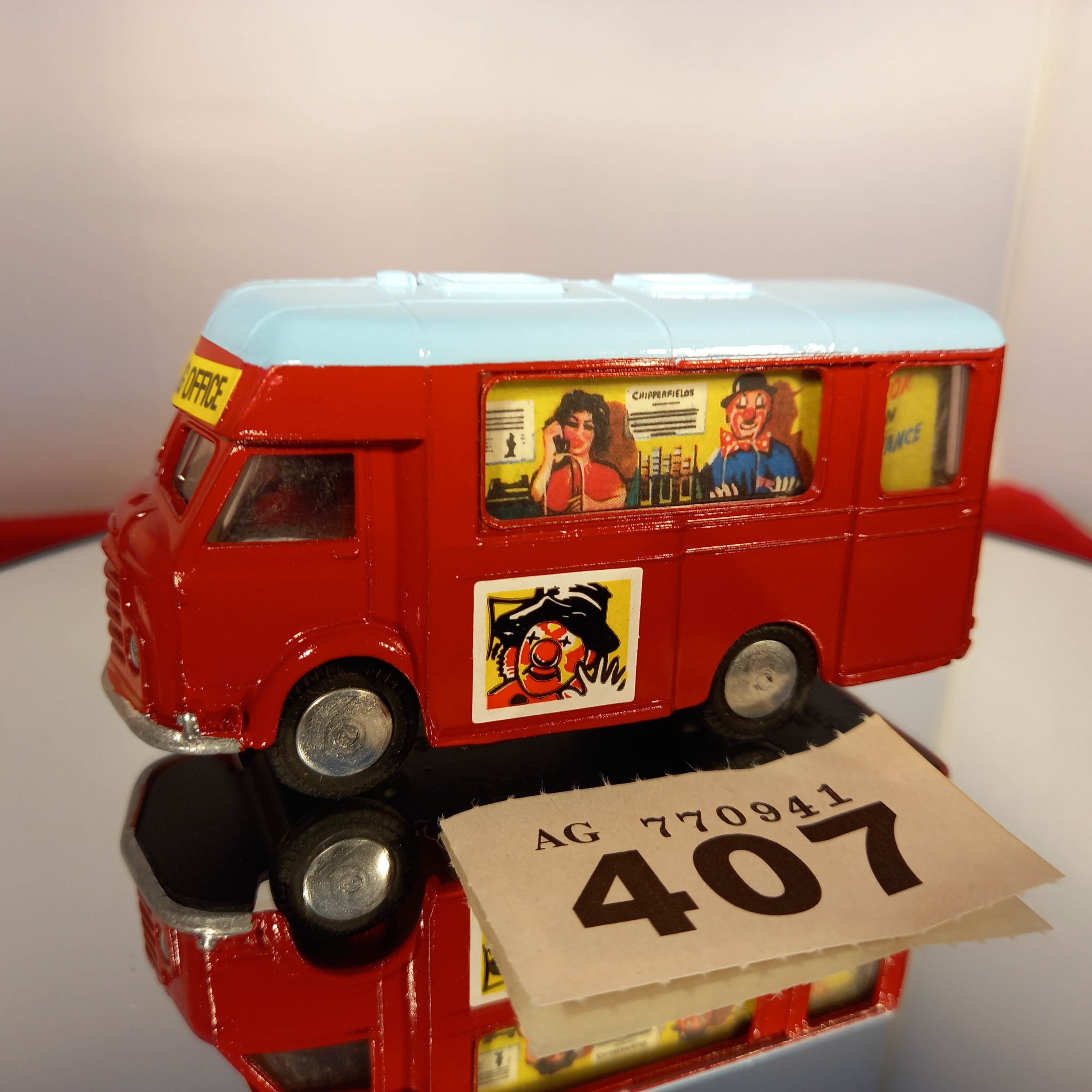 Corgi Classics Number 426 Chipperfield's Circus Series 1 Smiths Karrier ...