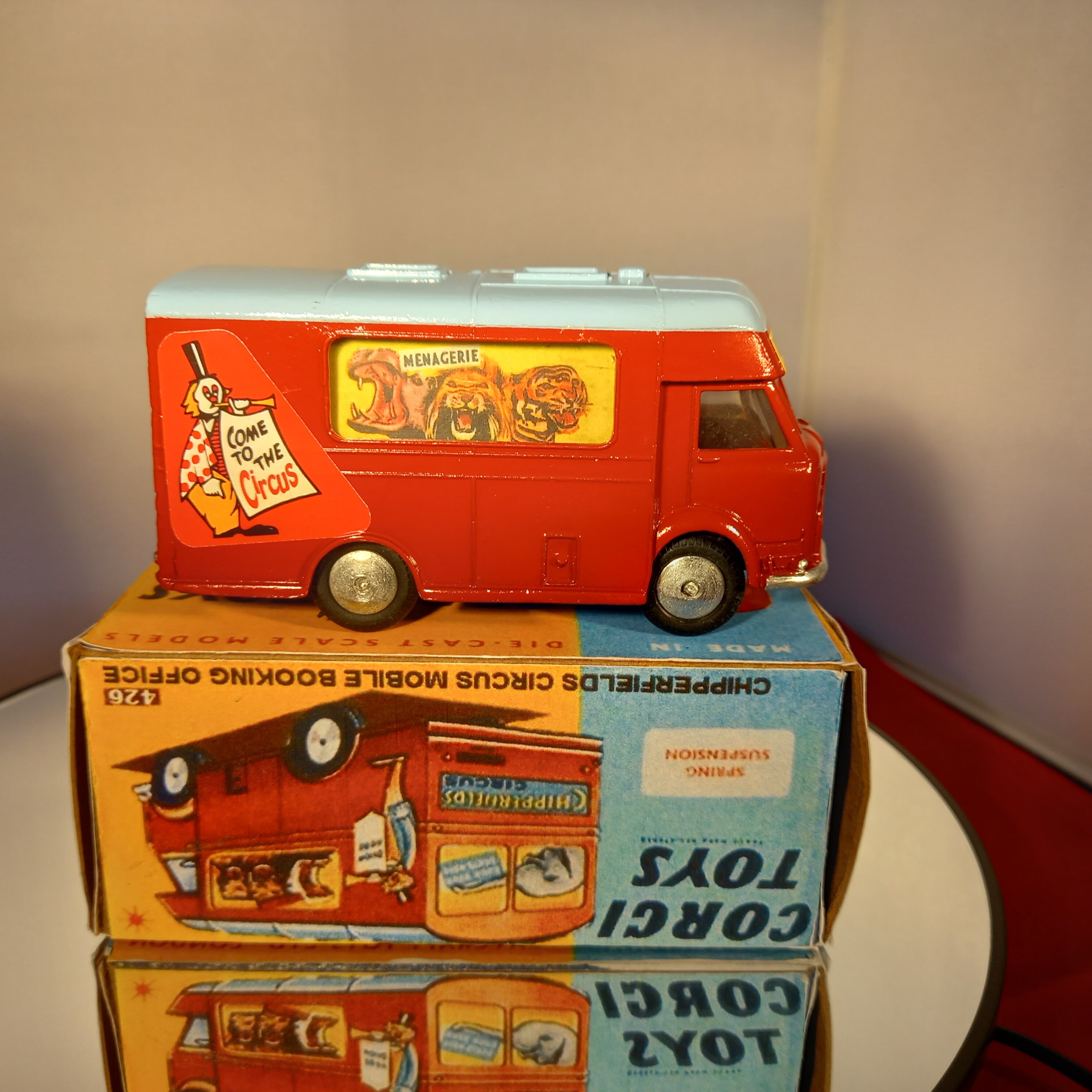 Corgi Classics Number 426 Chipperfield's Circus Series 1 Smiths Karrier ...