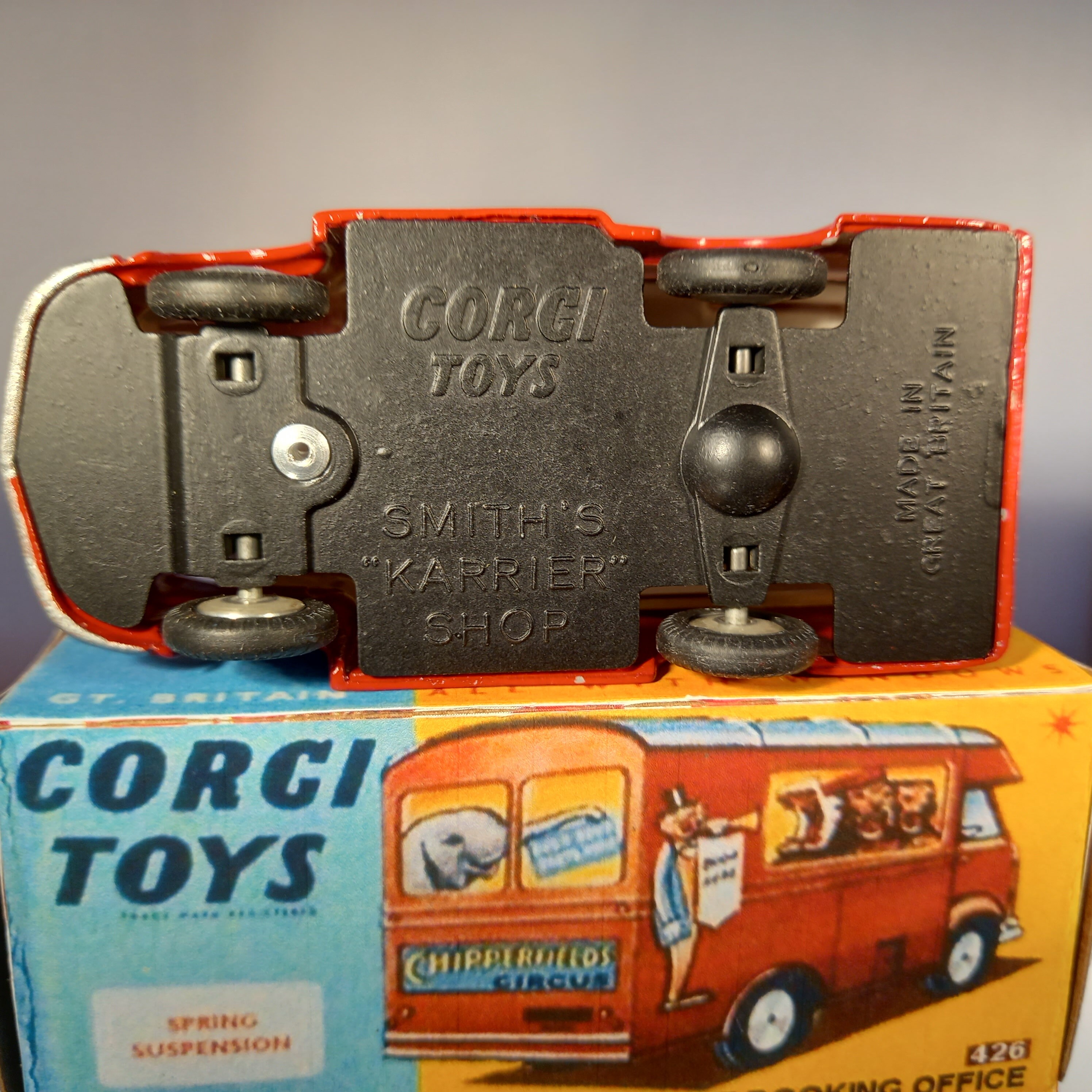 Corgi Classics Number 426 Chipperfield's Circus Series 1 Smiths Karrier ...